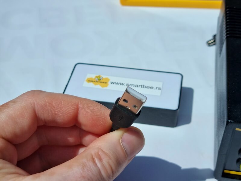 BEE VENOM COLLECTOR | SMART-BEE